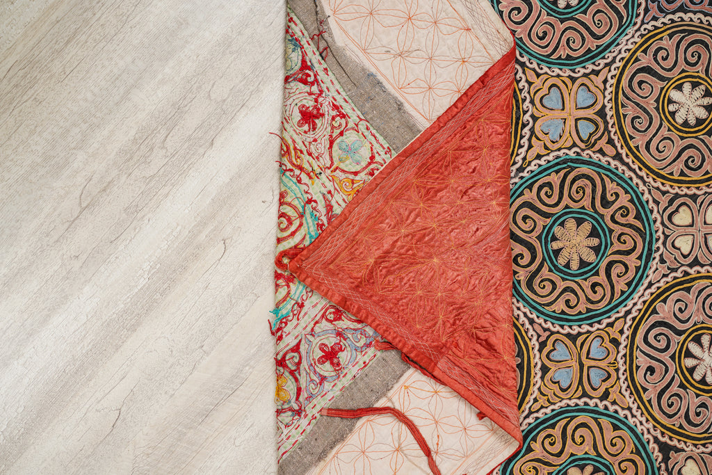 Vintage Kazakhstani Tush KYIZ EMBROIDERY 7'5" x 4'1" – Shopvintagerugs